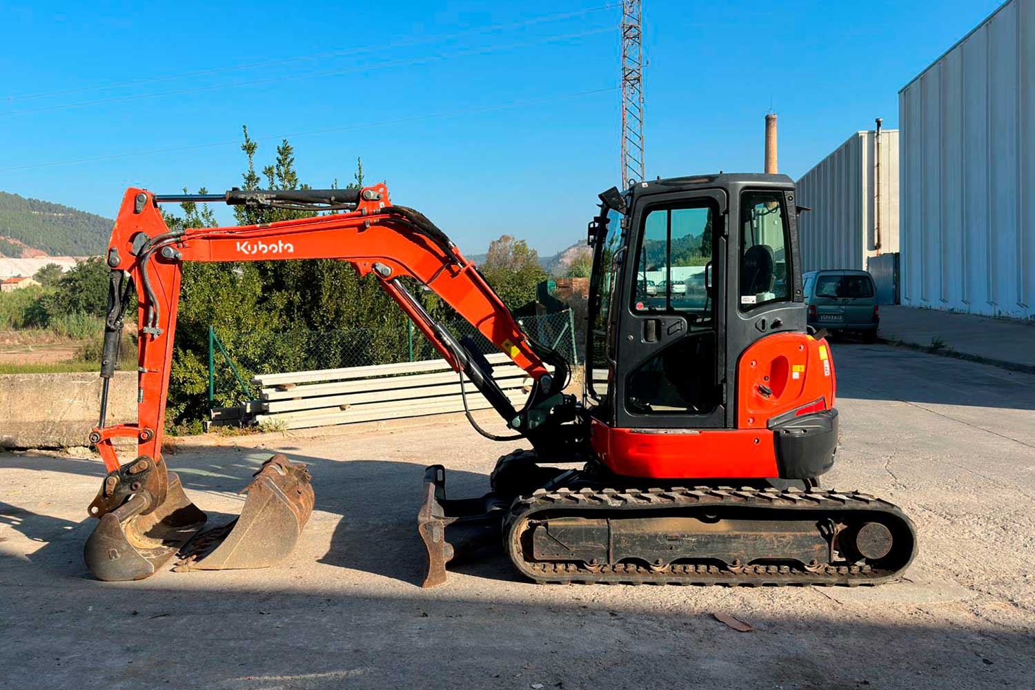 Mini excavadora Kubota U48-4 - Excavaciones Girona